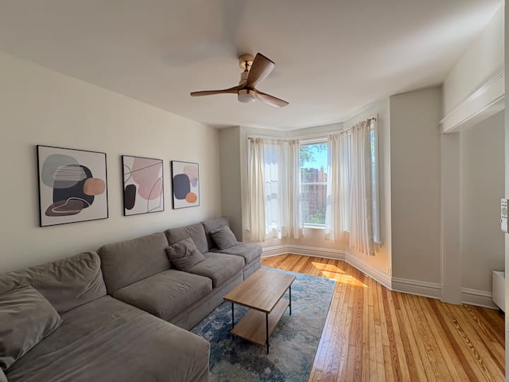 Stylish Chicago Home W/ King Suite + Fun Extras - Skokie, IL