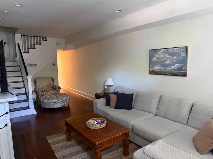 Charming Row Home In Historic Downtown Frederick - Frederick, MD