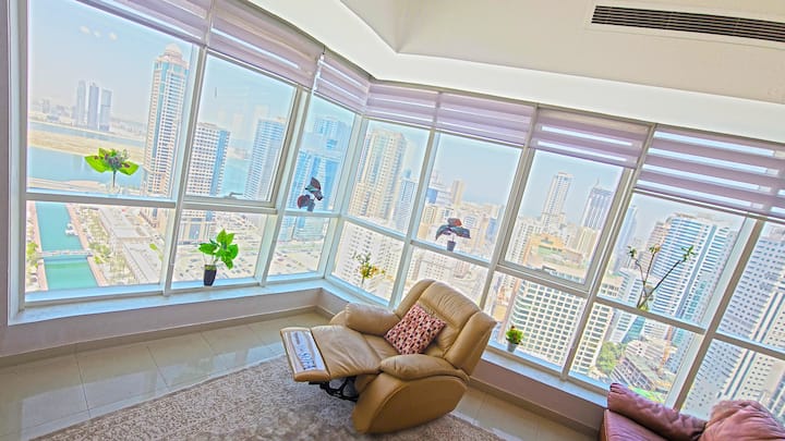 Luxury Skyline Apartment With Panoramic Views - Sharjah