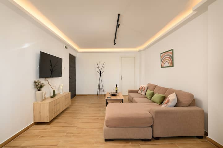 Golden Hour Home · Sunset Terrace · 2br Near Beach - Corfú