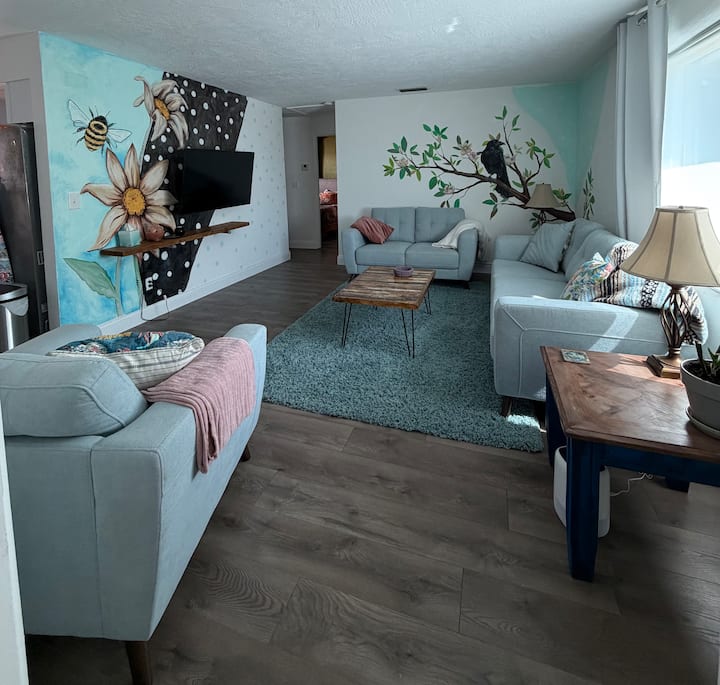 The Painted Cottage - Edgewater, FL