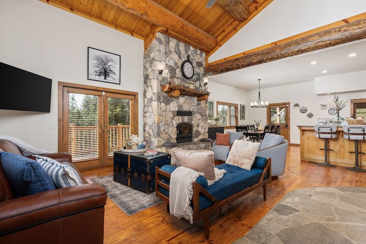 The Summit House - Luxury Mountain Retreat - Shaver Lake, CA
