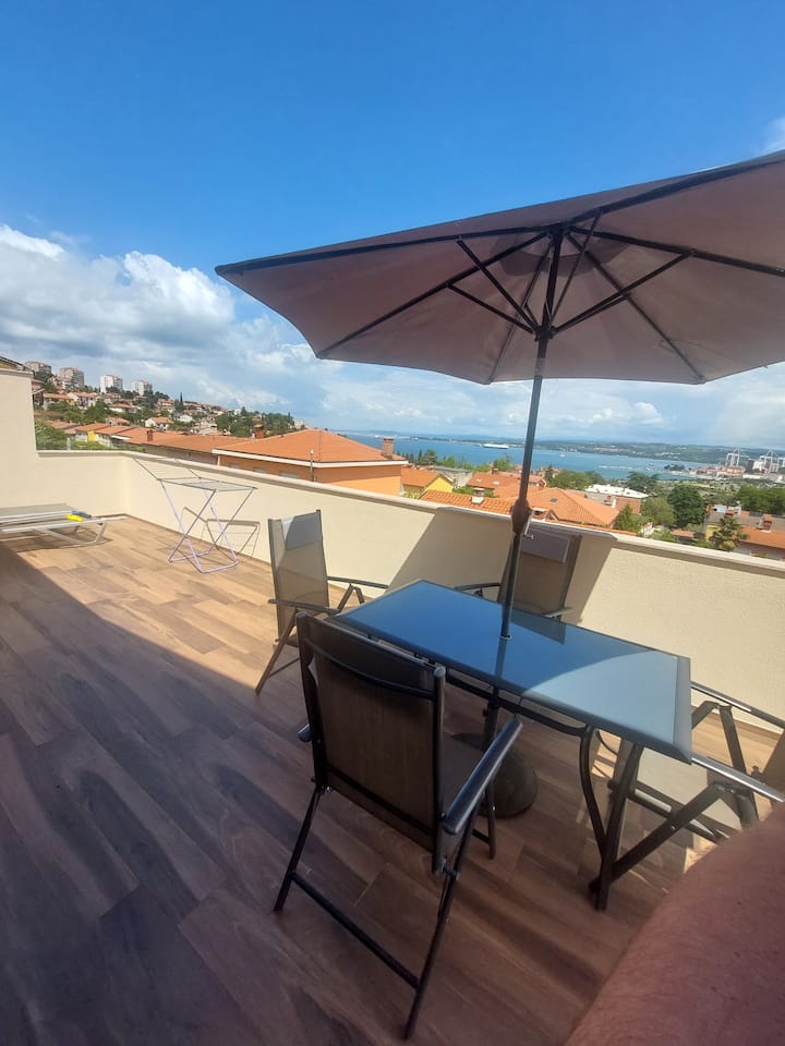 Vista Mare Pogled Na Morje
Apartman 90+50m² - Koper