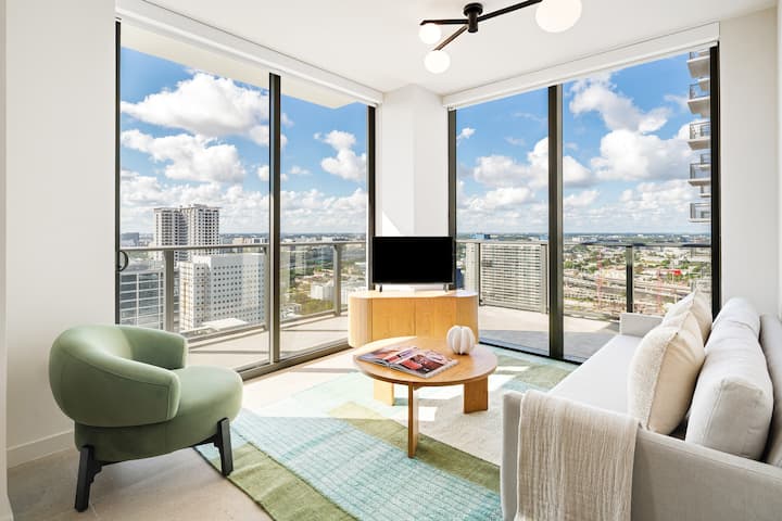 Spacious 2br King | Balcony + 2 Baths - Miami, FL