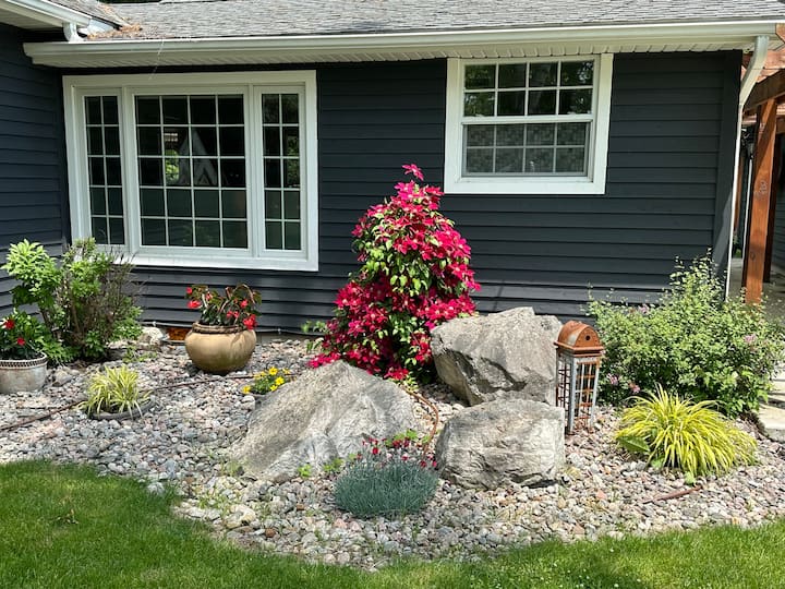 Fiona’s Place, Private Apartment Historic Bayfield - Bayfield