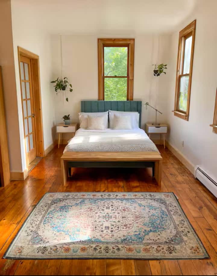 1850 Farmhouse On Seneca Lake! - Finger Lakes, NY