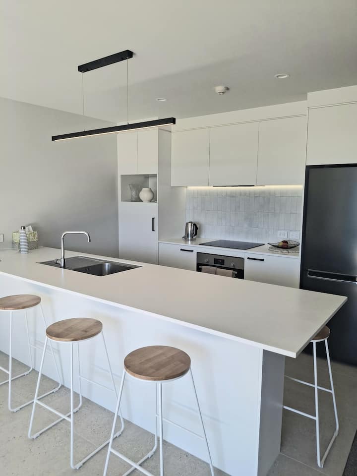 Spacious, Clean, Sunny And Central Appartment - Waihi