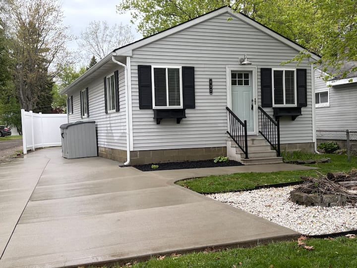 Lake House Novi - Novi, MI