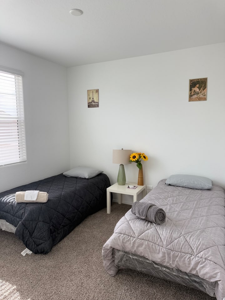 The Peace Palace | 4br • 6 Beds • Quiet & Cozy - Maricopa, AZ