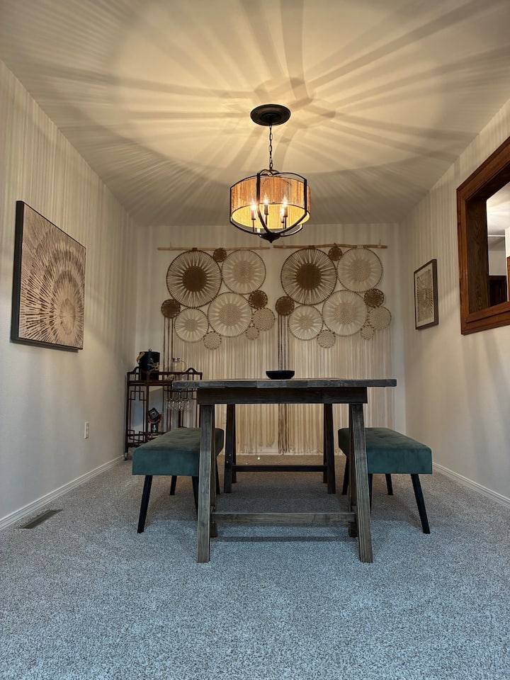 Lakeside Cottage - Norman, OK