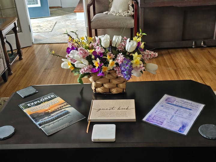 Hogan's Heavenly Haven Bed & Breakfast/11 Spaces - Nauvoo, IL