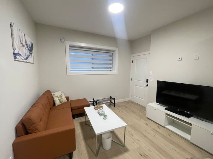 Cozy Modern Suite Near Beach, Trails & Golf - White Rock