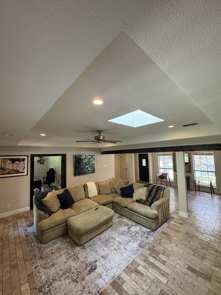 Scenic 1 Acre Retreat - Southlake, TX