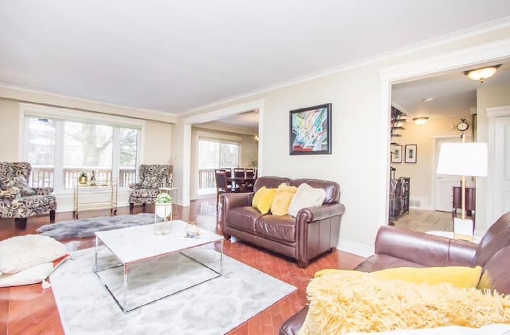 Spacious And Quiet Family House - Markham, Canada