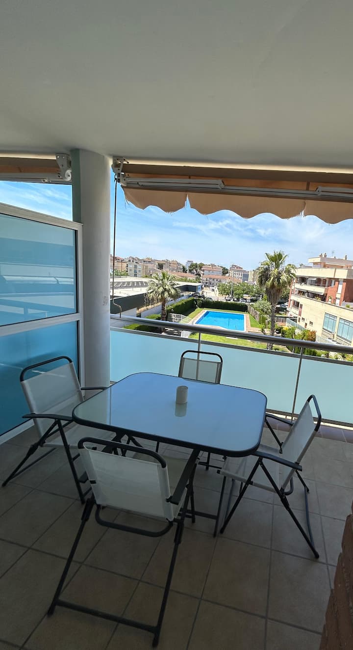 Piscina Y Terraza A 7 Min 
De La Playa. 4 Personas - Cunit