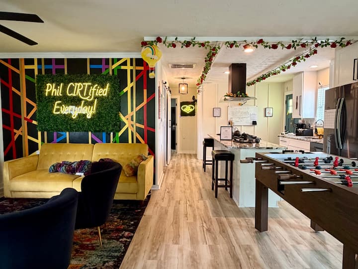 Stylish 2br Atl Bungalow | Game Room + Spa Bath - Buckhead, GA