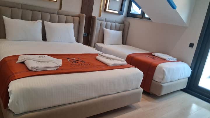 Balkonlu 2 Yatak 3 Misafir Yeni Lüx Otel - Arnavutköy