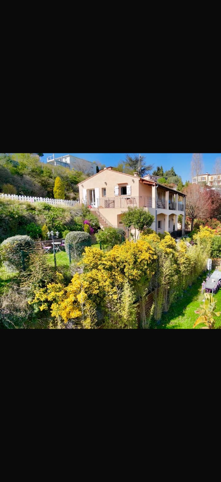 Maison 4 Pièces Avec 3 Chambres - La Colle-sur-Loup