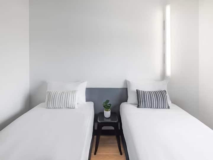2x Single Beds - Coffs Harbour
