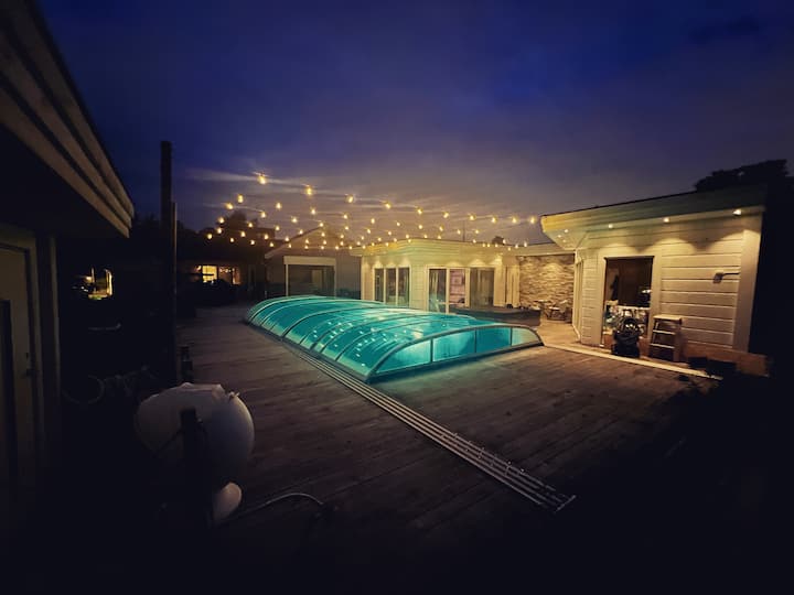 Poolhus I Segeltorp - Stockholm