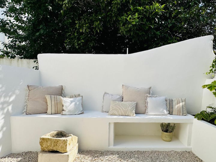 Urban Cabin With Private Patio,
Príncipe Real - Lisbonne