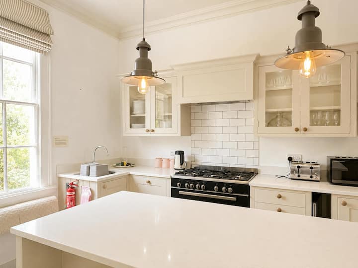 5 Bedrooms Georgian Town House With 3 Bathrooms - Bath