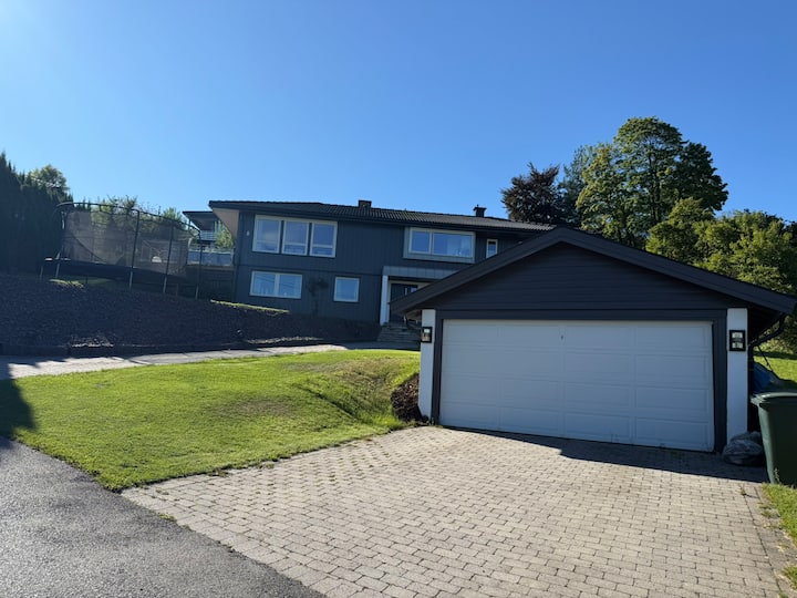 Moderne Hus M/utsikt Kort Avstand Til Drammen - Drammen