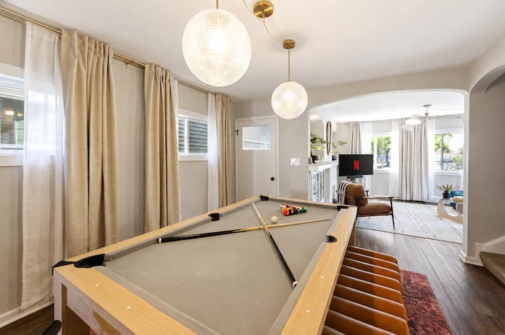Brewer’s Hill Stay • Full 2 Story Home • 2 Parking - Milwaukee, WI