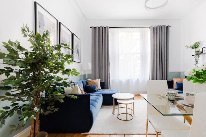 Bright 2br/2ba Earls Court - 센트럴 런던
