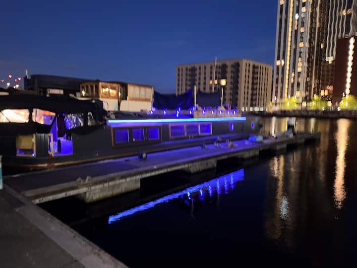 3bhklux Floating Apartment/hot Tub/roof Ter/canary - London