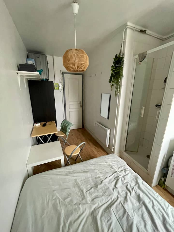 Studette/chambre De Bonne 9m ². - Gare Montparnasse - Paris