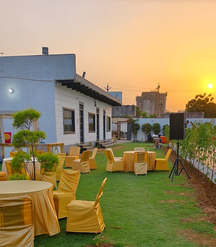 Star Light Farmhouse With Pool - Manesar