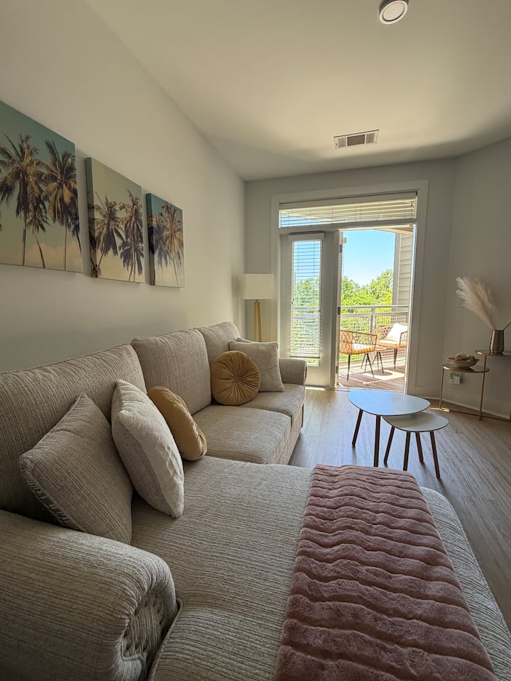 Modern Luxury 2bd W/ Pool In Kop Town Center - Malvern, PA