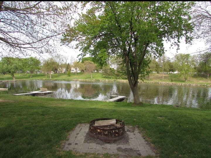 Lakefront Sanctuary With Dock. - Fairmont, MN