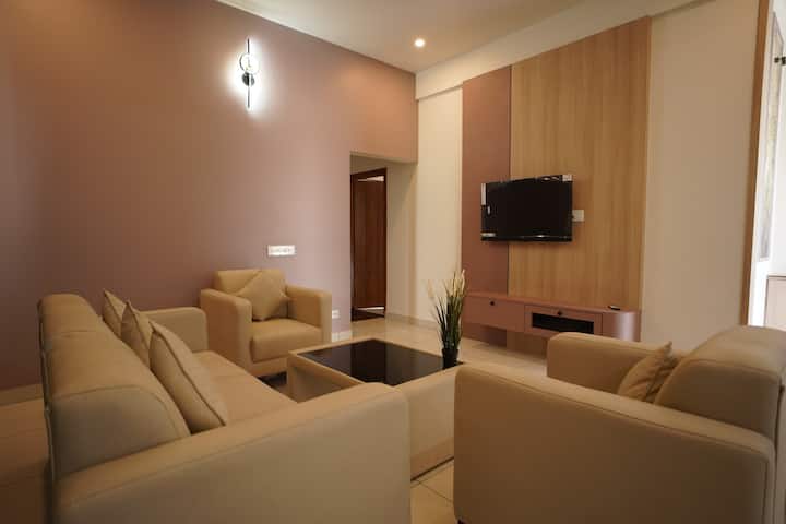 Central Premium 2bhk Flat With Nice Hill View - Chikkamagaluru
