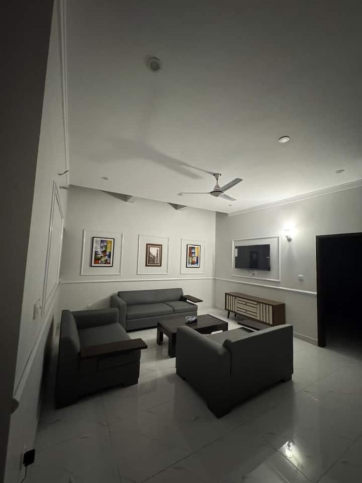 Full House - Karachi