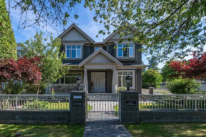 Westside Pearl -Luxury 4br 4ba Retreat - Vancouver