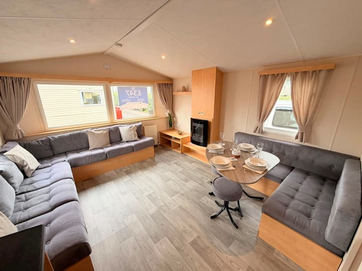Trecco Bay Caravan Goals: Beach, Beds & Good Vibes - Porthcawl