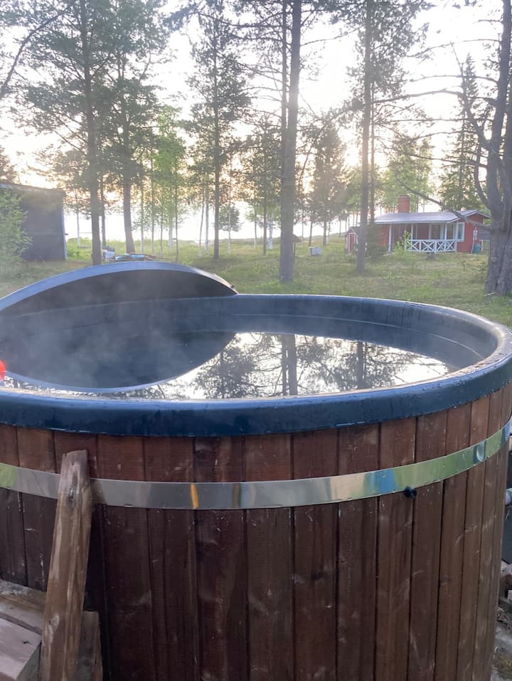 Mökki Meren Rannalla Kalajoella, ÖöRninlahti. - Kalajoki