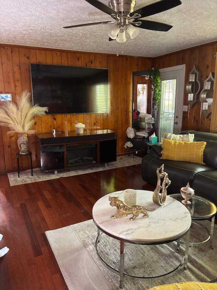 The Suite Sweep Experience | World Cup Rental - Riverdale, GA