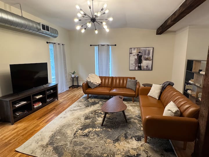 Easton Executive Loft | Furnished 2br | 30+ Days - Easton, PA
