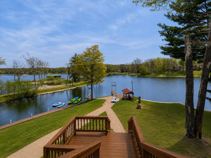 Lake Ogemaw Getaway Beach, Docks, Game Room, Pets - Prescott, MI