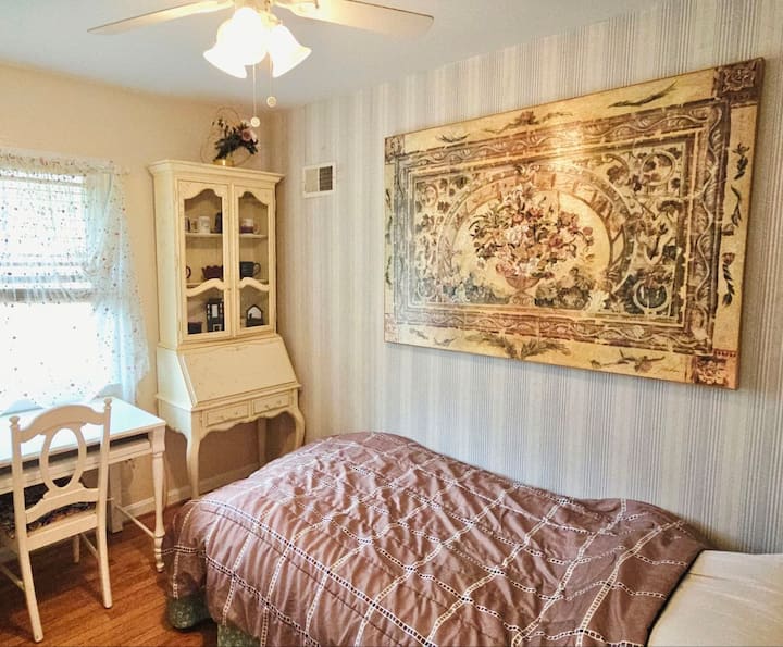 Classy Guestroom Near Dc - Fairfax, VA