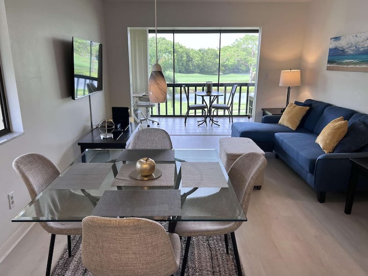 Golf Course View 1 Bedroom Condo At The Meadows! - Lakewood Ranch, FL