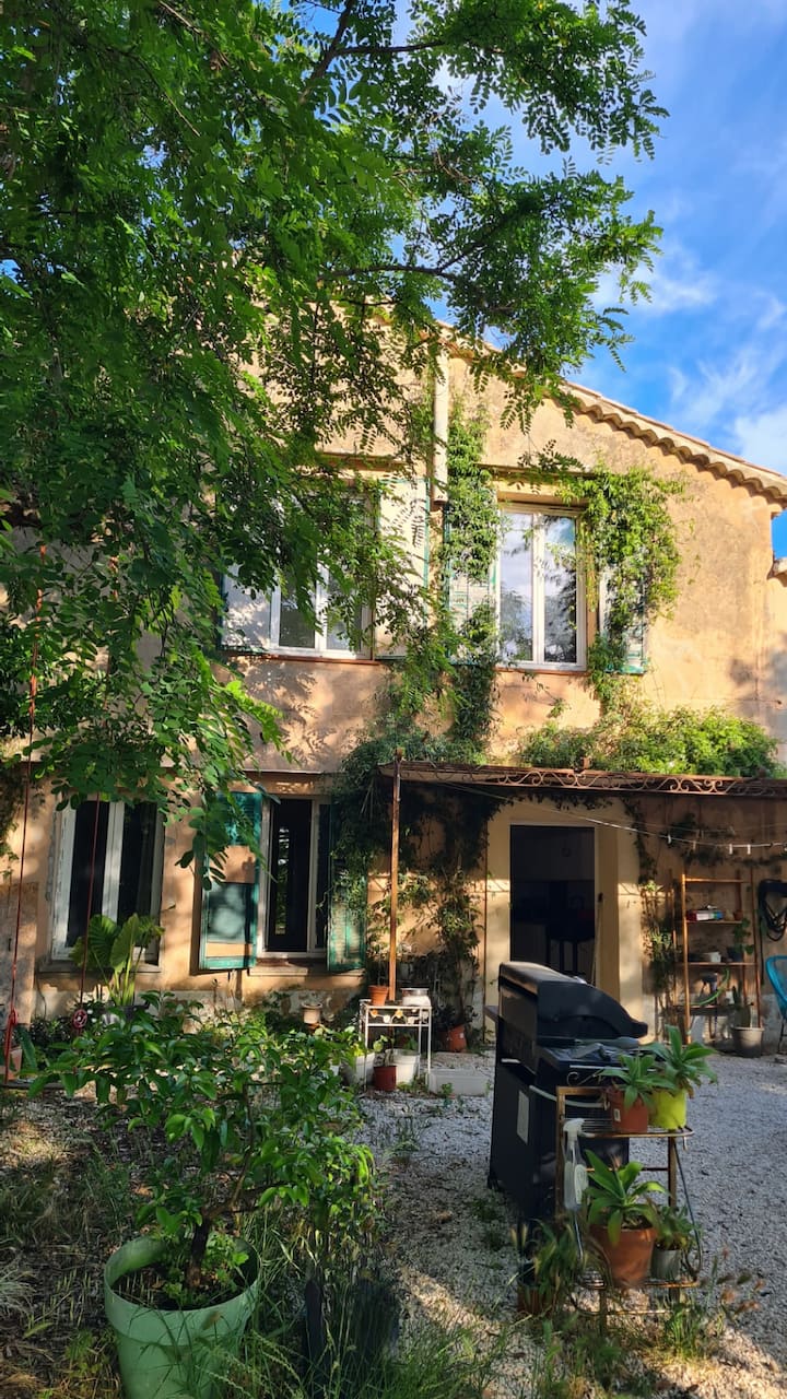 Bastide Provençal: L'esprit Champêtre Proche Plage - Carqueiranne