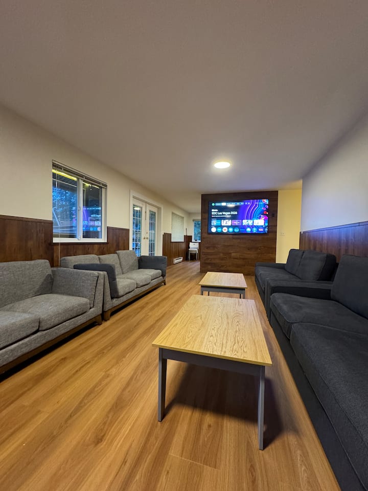 Spacious Mountain Retreat | 3 Bed + 3 Bath” - Sunshine Valley