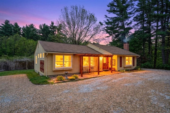 Riverfront | 2br Home | King Suite | Patio & Grill - Newmarket, NH