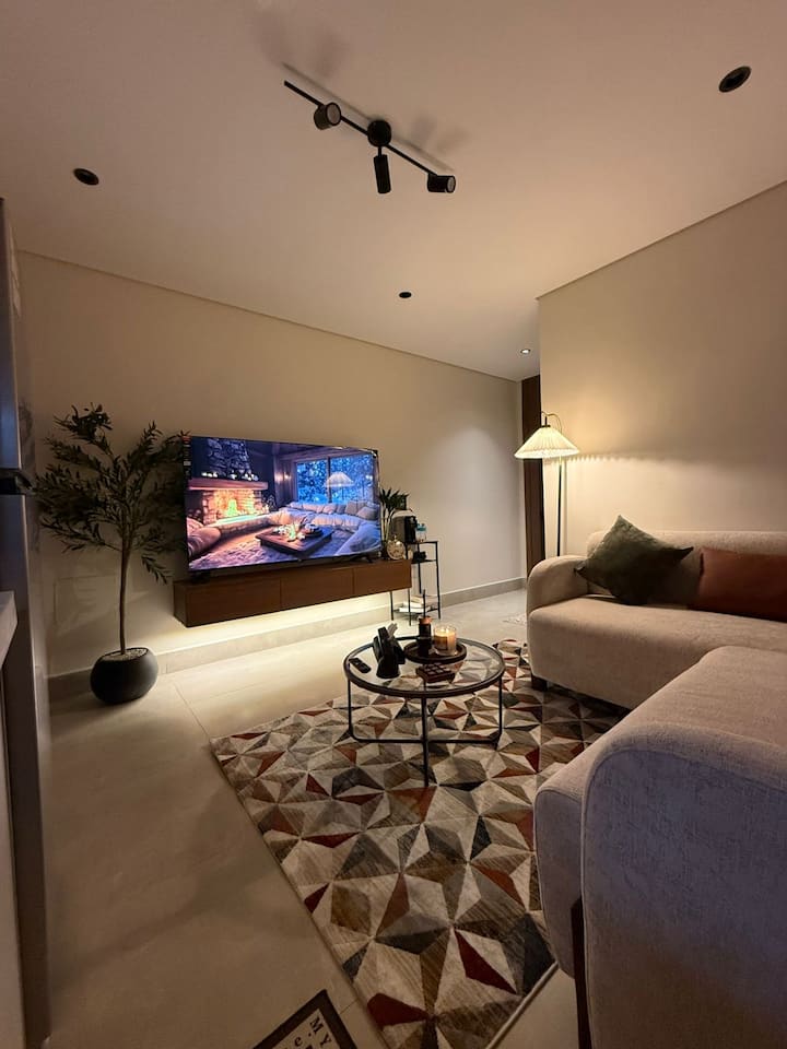 سويت إبرام - إقامة مودرن بدخول ذاتي - Dammam