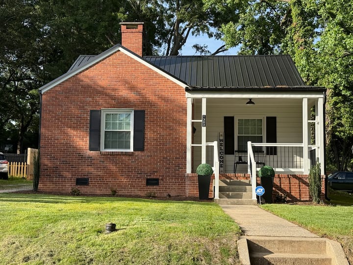 Latham Park Cozy Cottage - Greensboro, NC