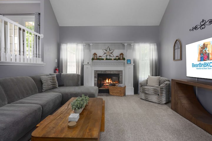 3 King Suites_game Room & Near Arrowheadkc Stadium - Independence, MO